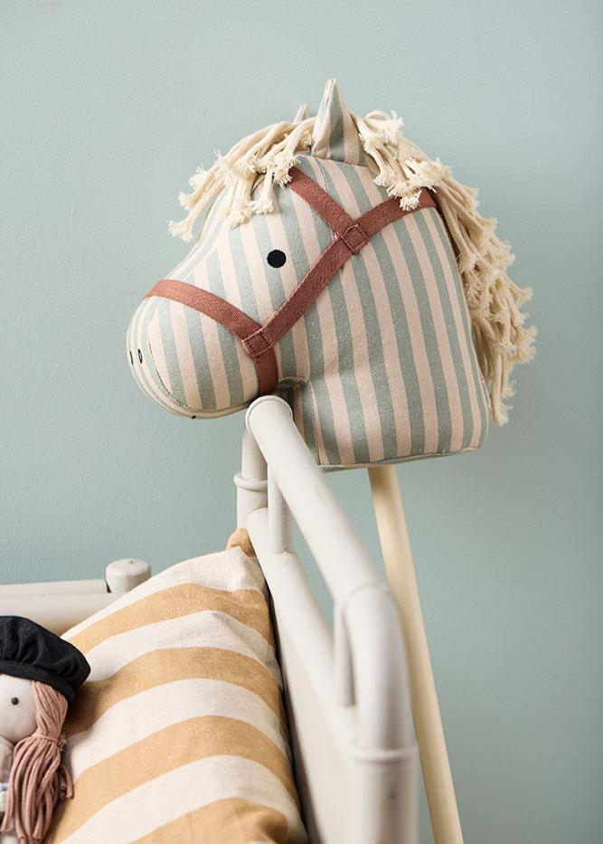 Kids Concept stokpaard Sam blauw 2 jr+ – PSikhouvanjou