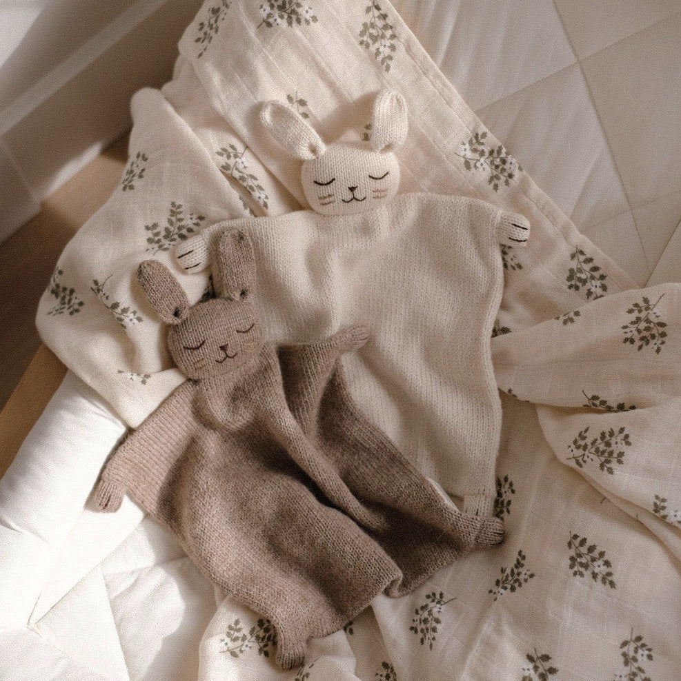Main Sauvage knuffeldoekje bunny oat knit – PSikhouvanjou